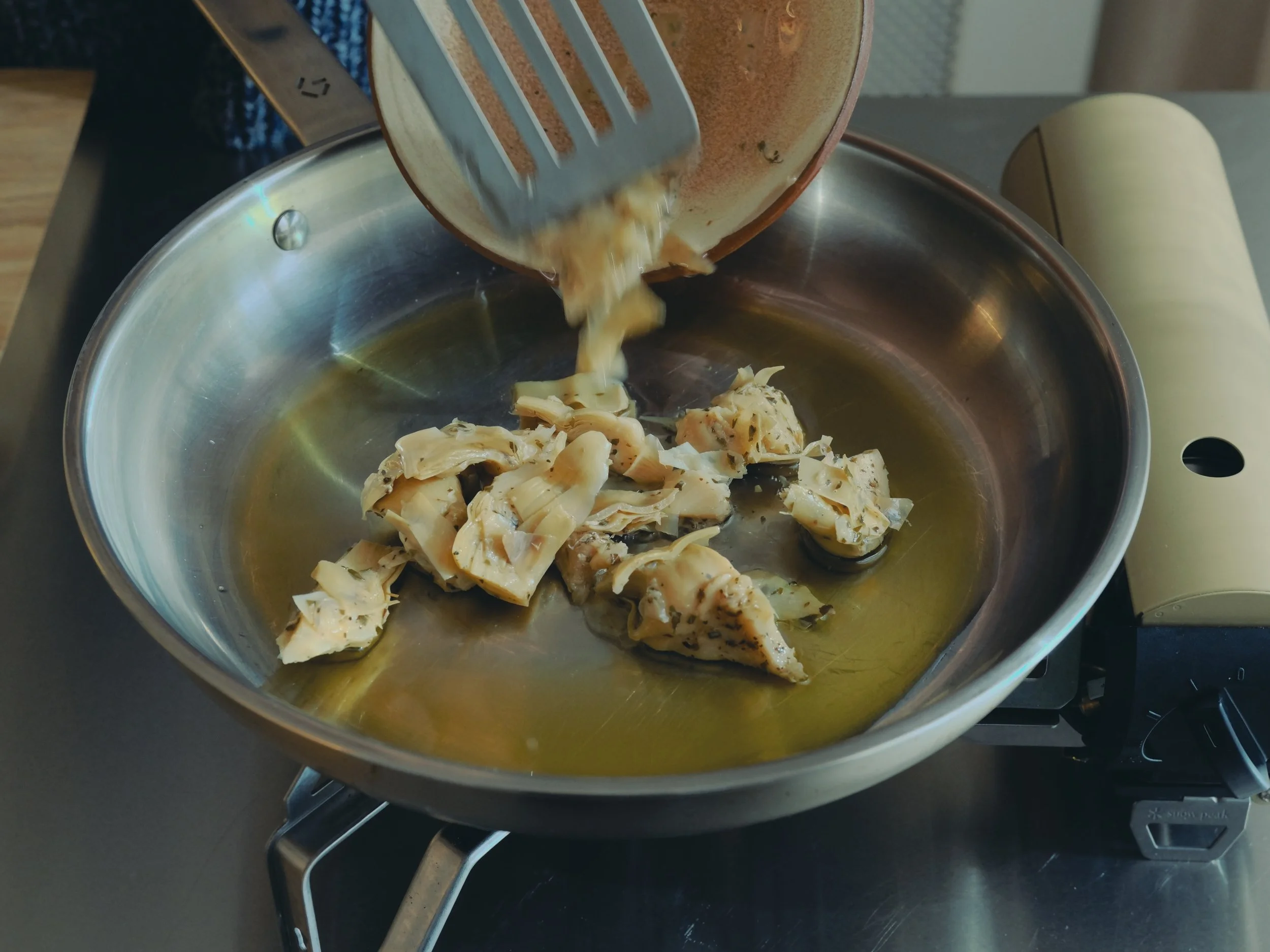 Gnocchi med butterbeans hvidløg, artiskok og kapers — amaliesigrid
