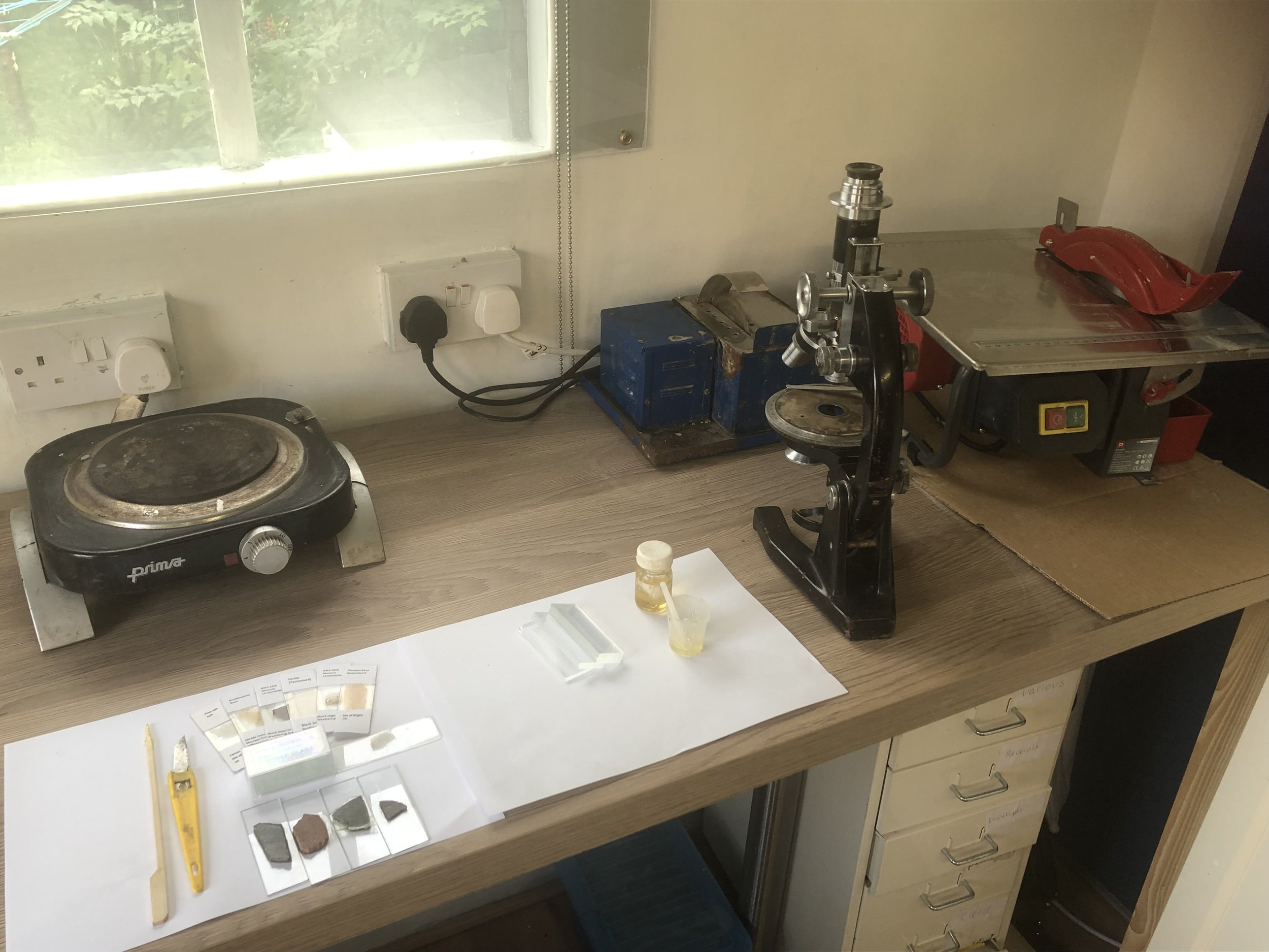 Geological microscope/Thin section preparation service — Geology Hub