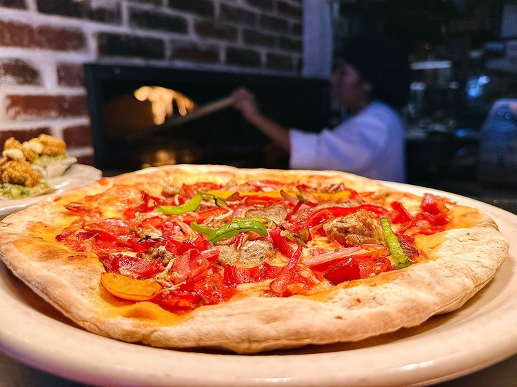 Louisiana Pizza Kitchen French Quarter: A Nuanced Neighborhood Favorite