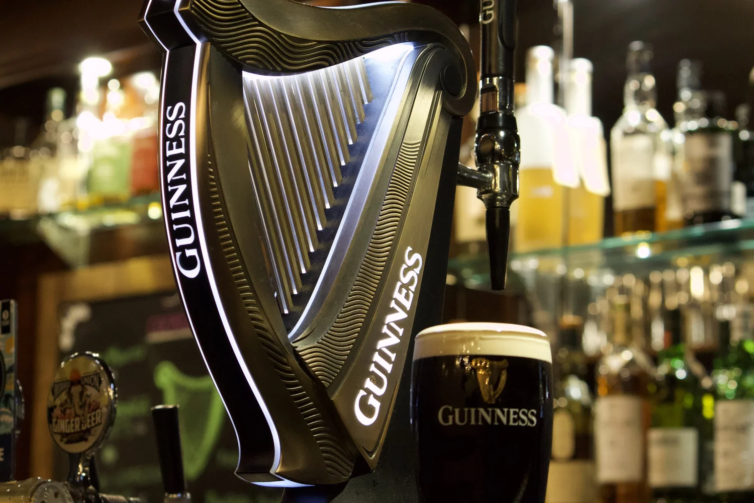 Gilhooleys Irish Pub & Restaurant