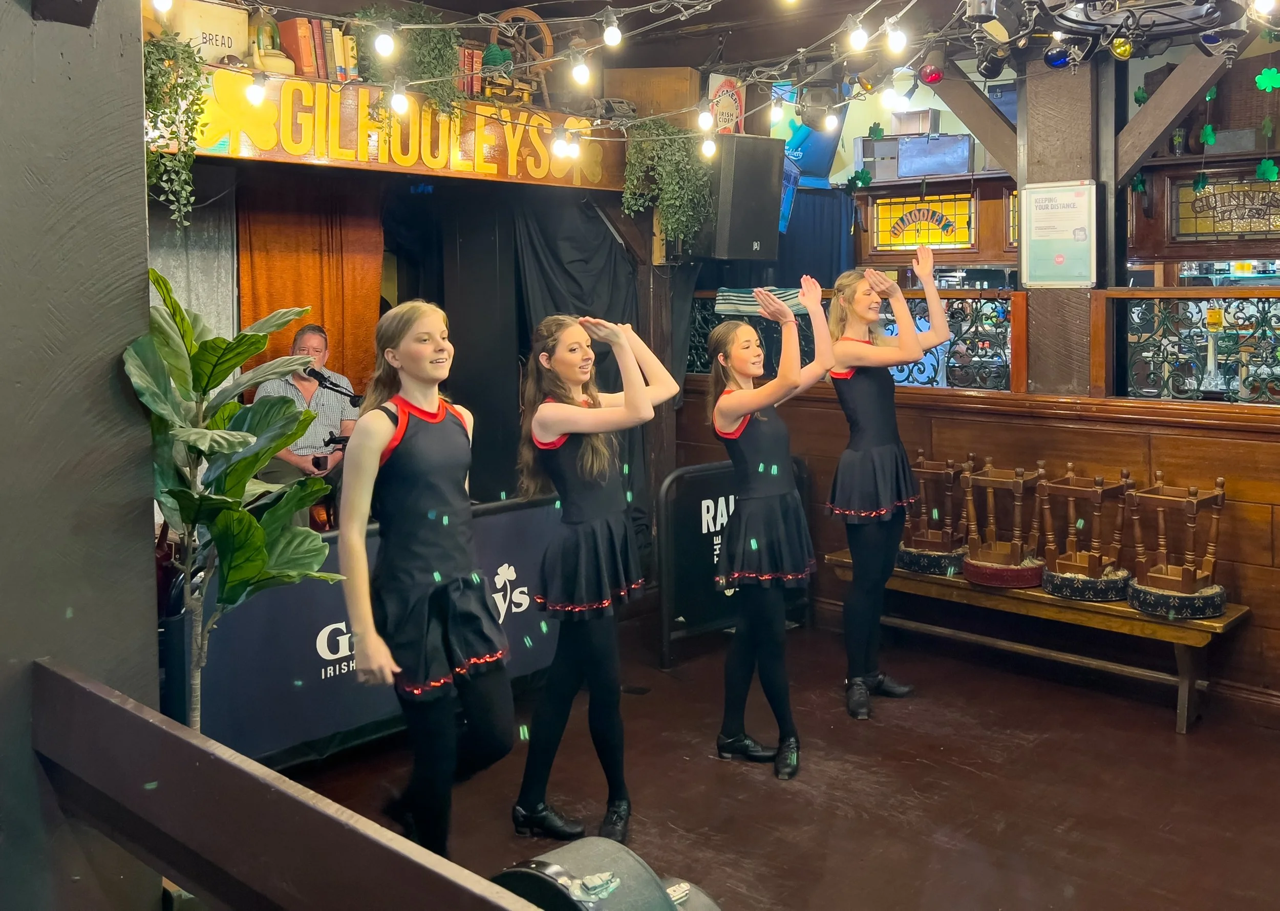 Gilhooleys Irish Pub & Restaurant