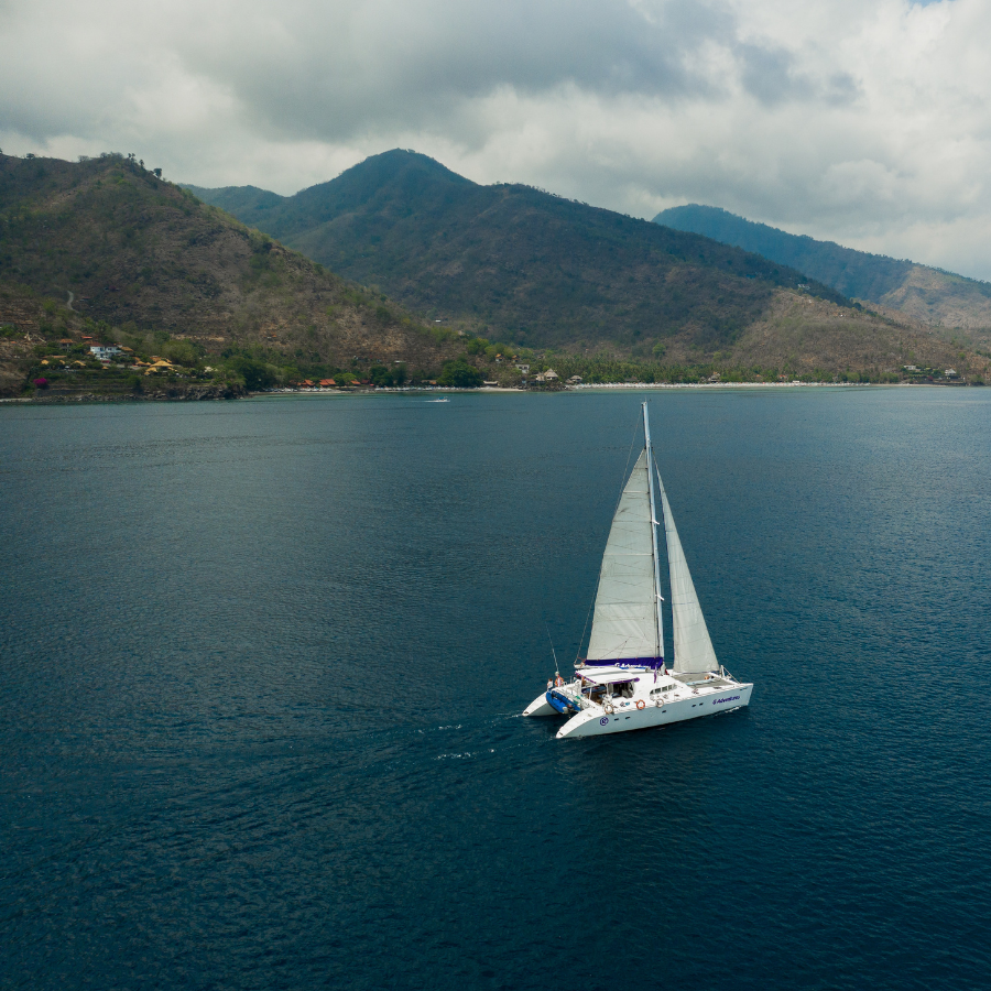 Sailing around the world: An essential guide [PDF] — DECKEE