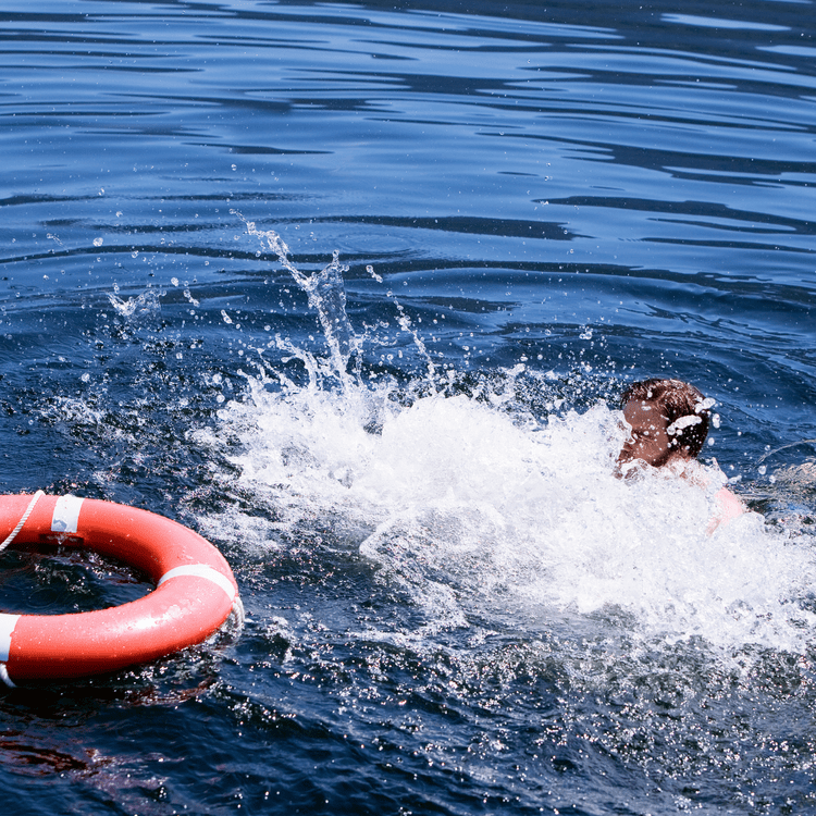 How to deal with a man overboard (MOB) situation — DECKEE