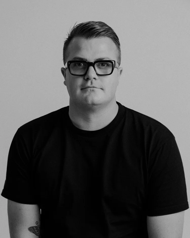 About | Discover Expert Photography - Contact Us — Shot By Thom
