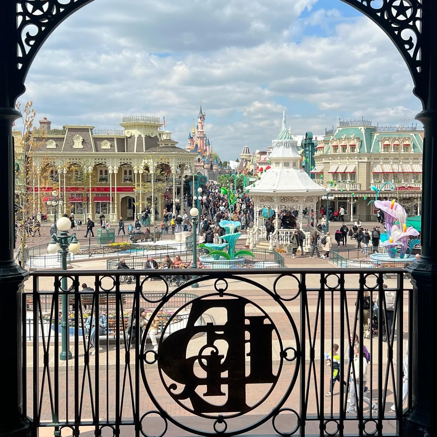 High Flying Design | Online Magazine & Community for Female High-Flyers