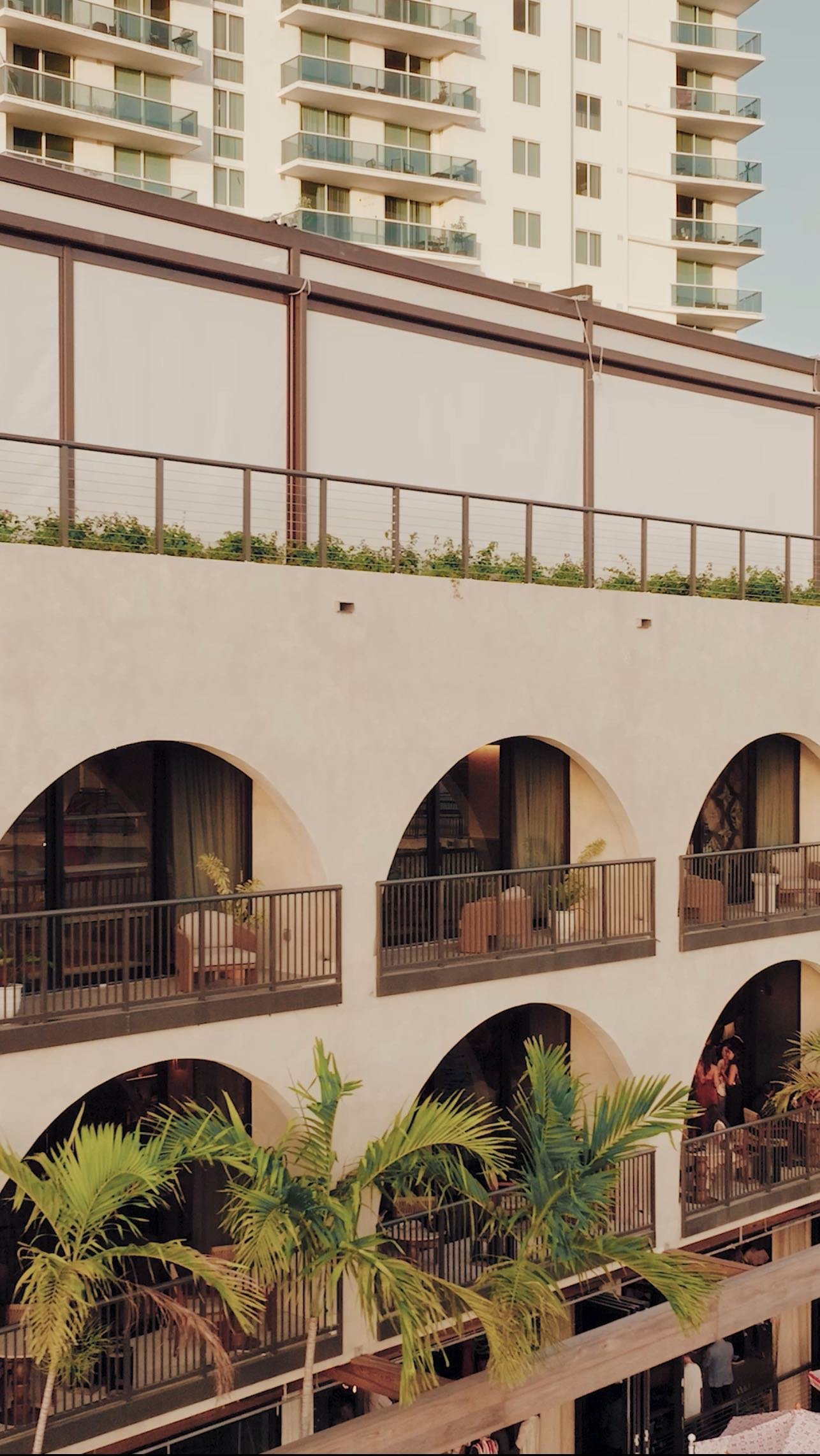 CASA NEOS | Restaurant, Beach Club, and Dock & Dine in Miami