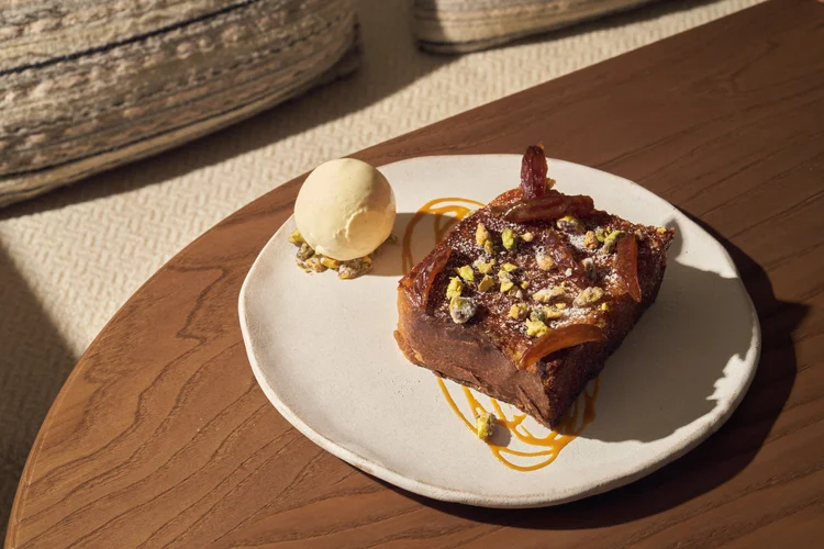 Mediterranean Fine Dining in Miami - Miami River Restaurant | CASA NEOS