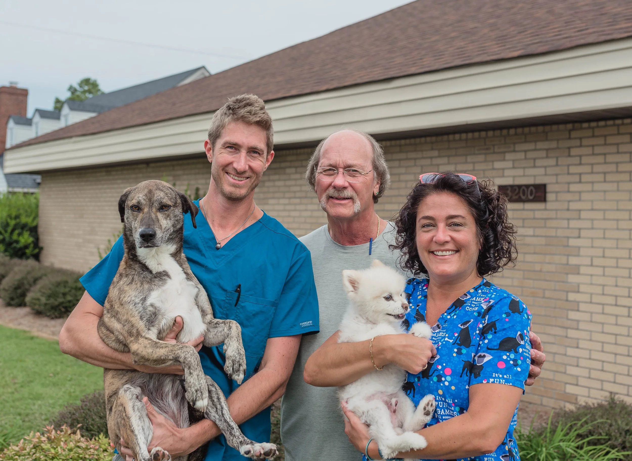 Veterinary Care Team - Animal Hospital - Hicks Animal Clinic