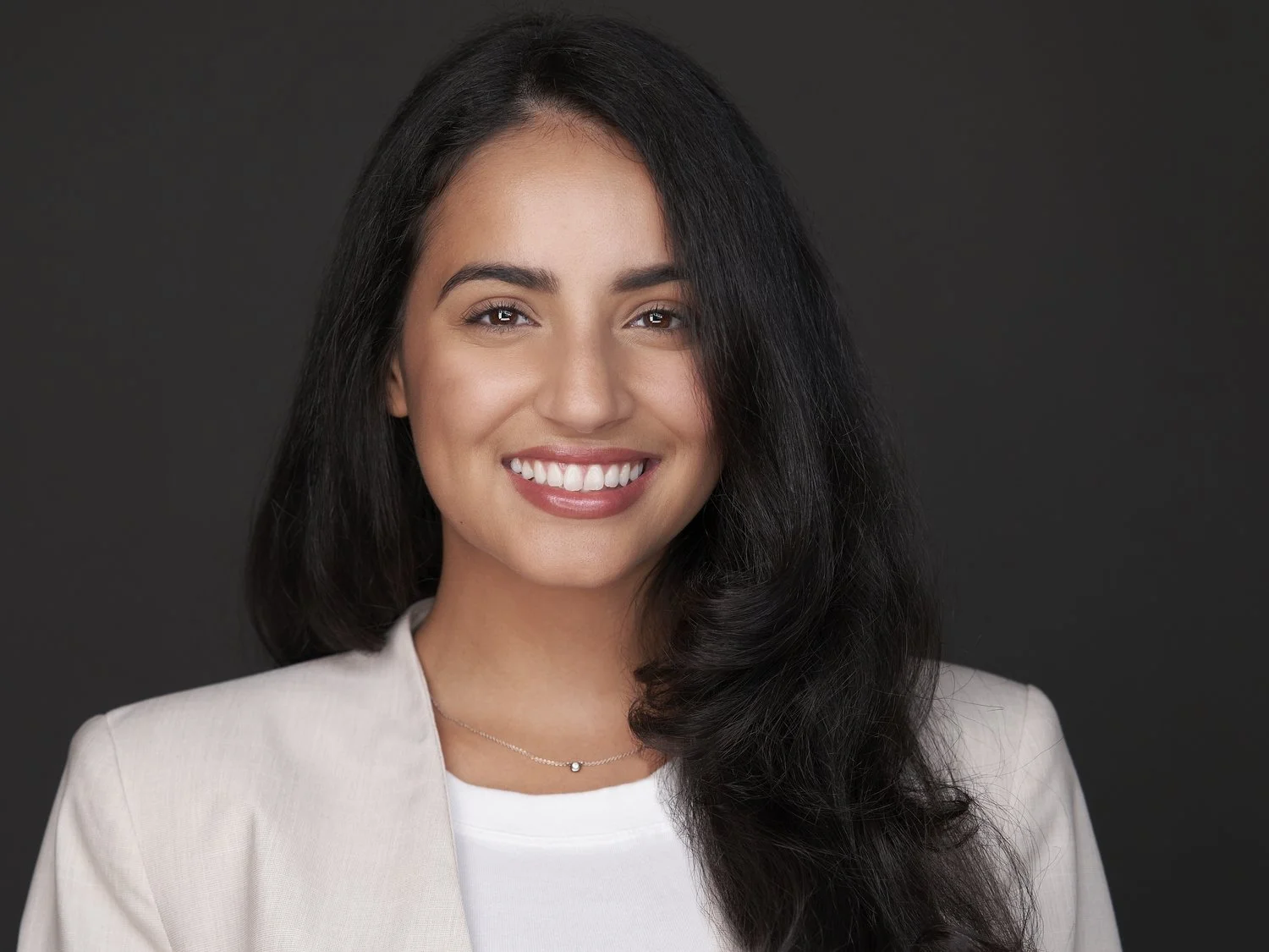 Female Professional Headshots: 5 Best Ideas For 2024 — Matt Roberts ...