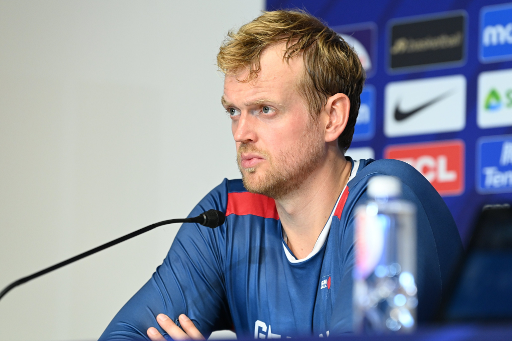 Dan Clark Basketball