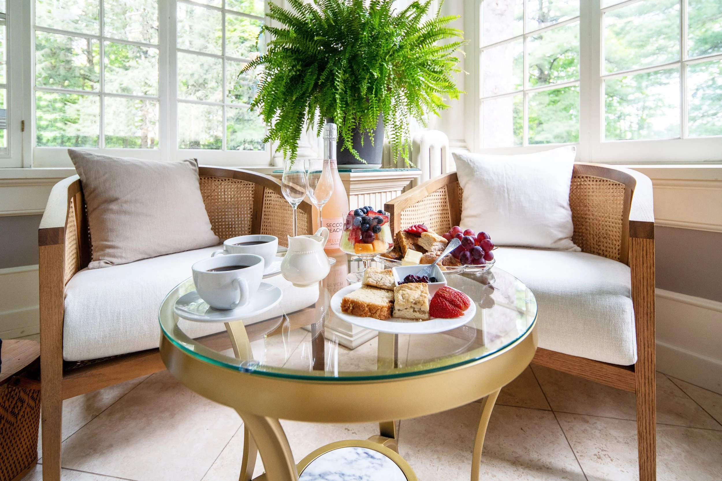 Amenities — 16 Elm Heritage Hotel