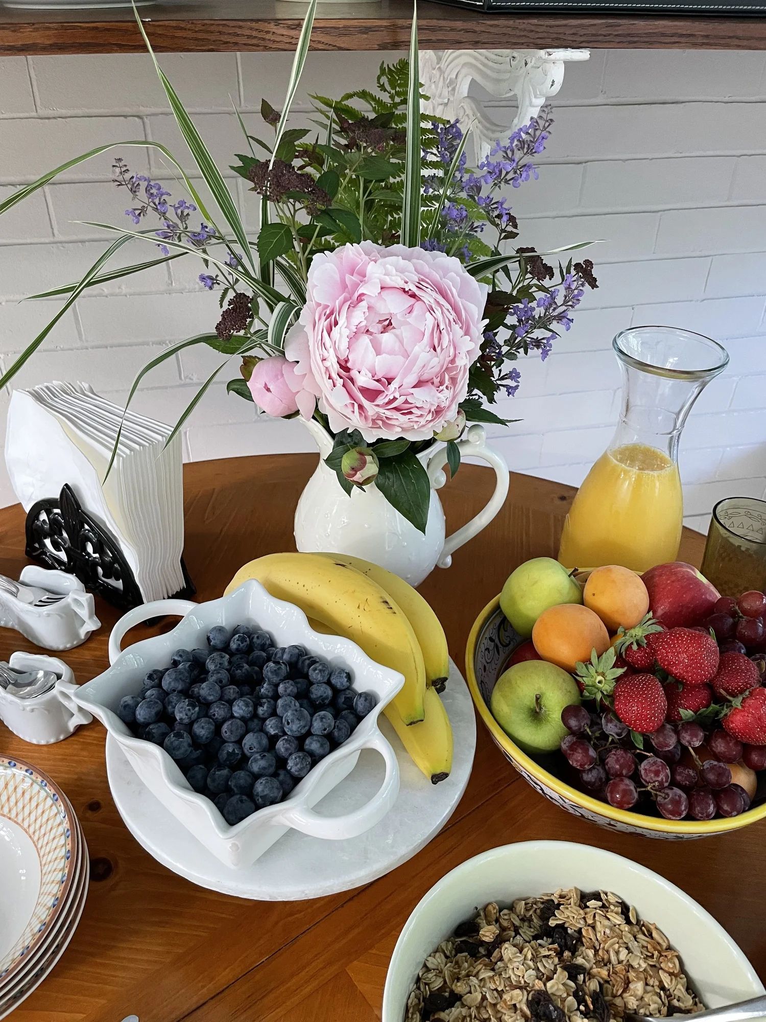 Amenities — 16 Elm Heritage Hotel