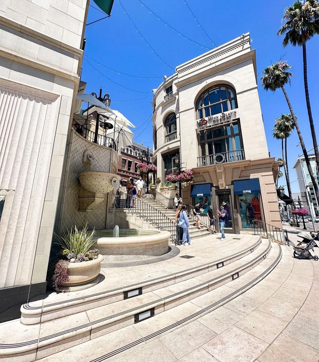 RODEO DRIVE