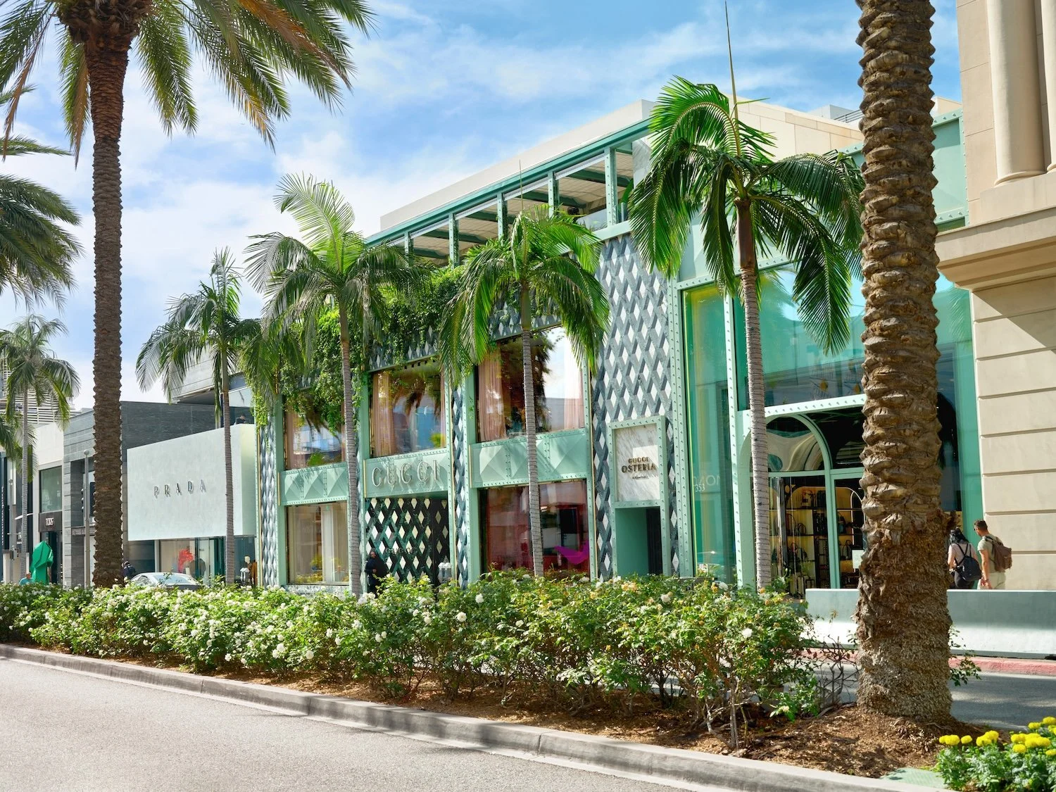 RODEO DRIVE - LA INTERSECCIÓN DEL LUJO, LA MODA Y EL ENTRETENIMIENTO