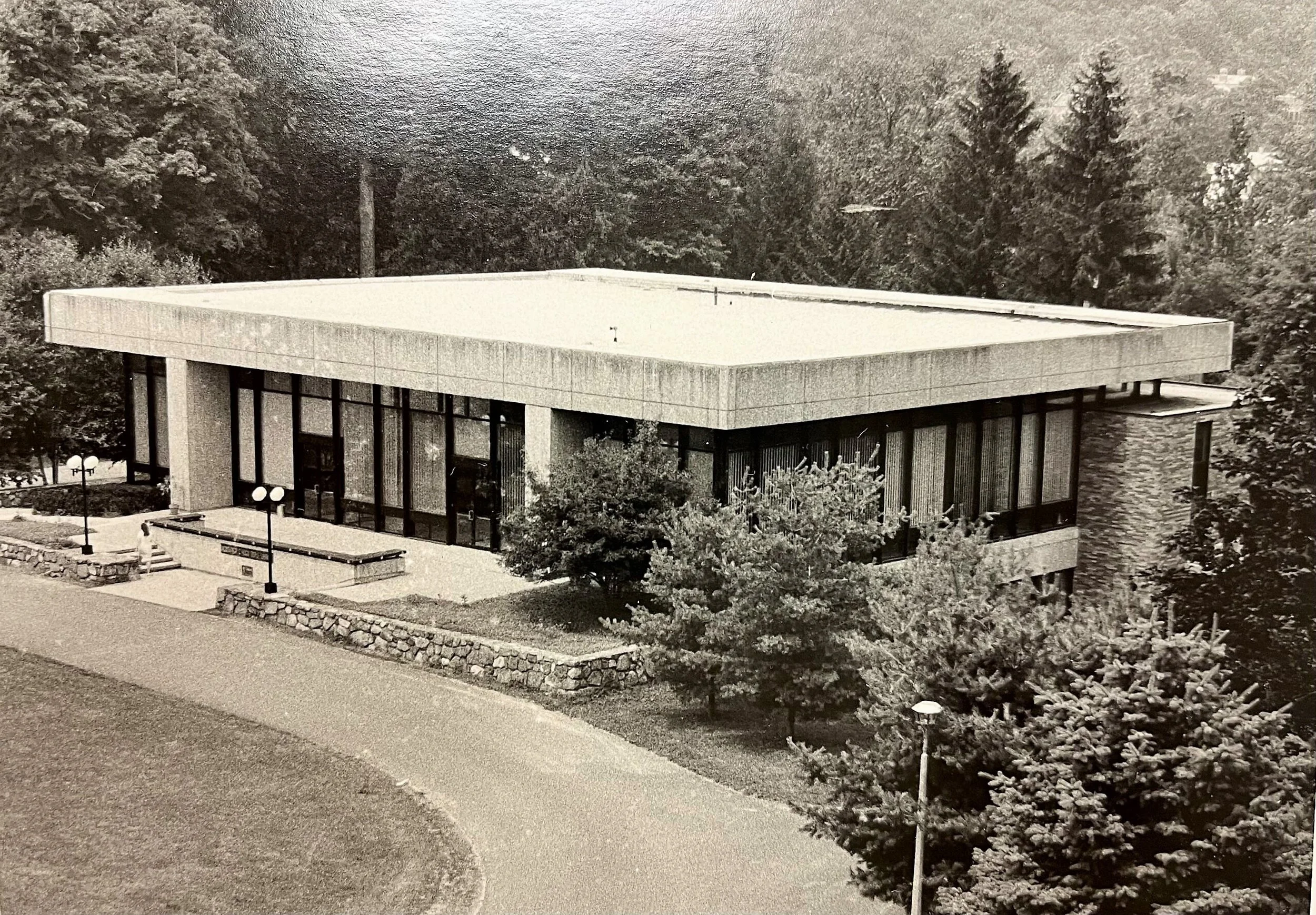 Campus Photos- Buildings — Ladycliff College