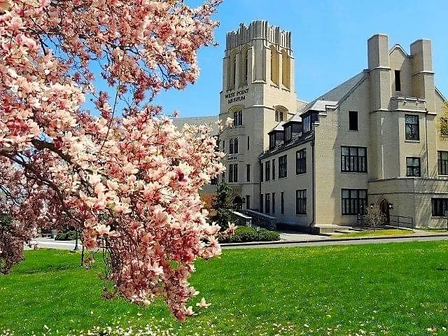 Campus Photos- Buildings — Ladycliff College