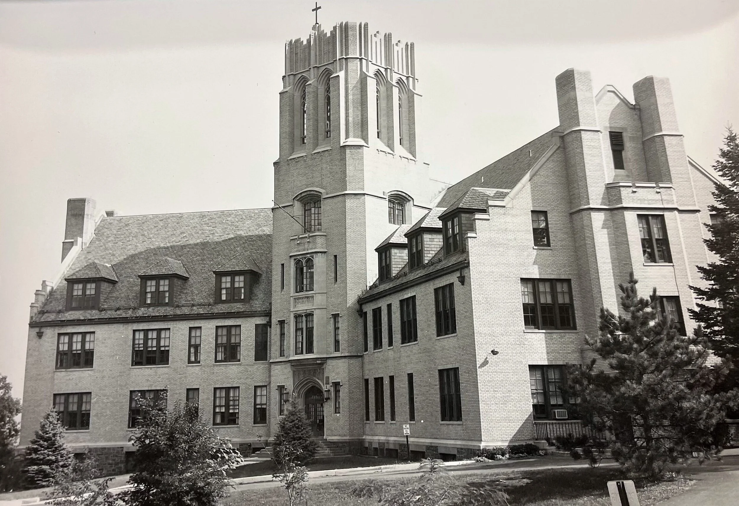 Campus Photos- Buildings — Ladycliff College