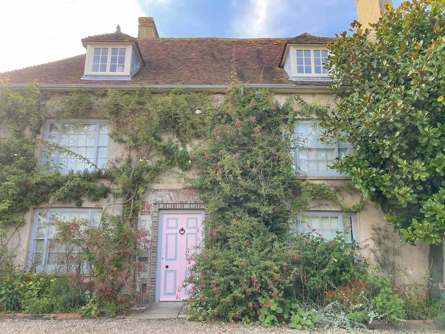 A day trip to Charleston Farmhouse in Sussex: the Bloomsbury Group's ...