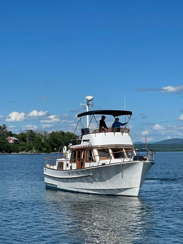 Cruise Lake Champlain