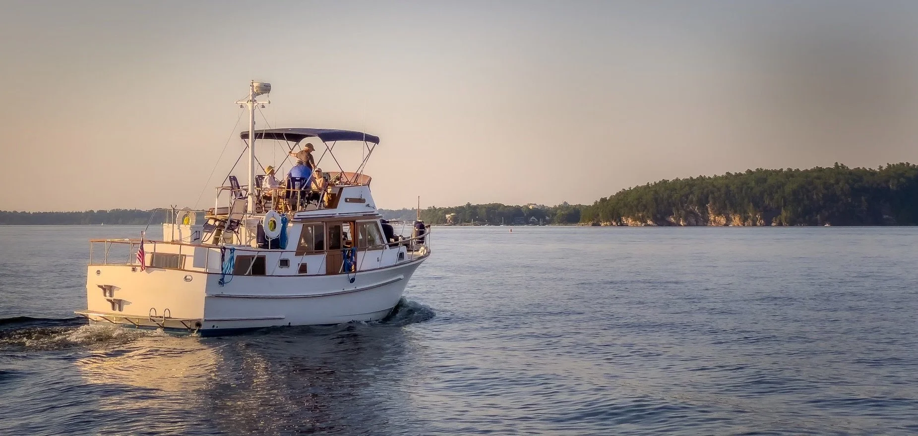 Cruise Lake Champlain
