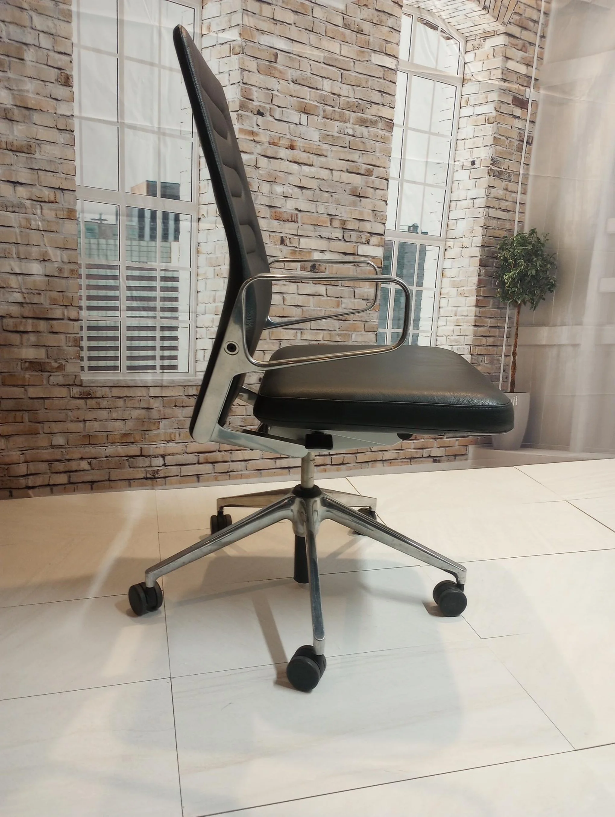 Vitra Executive Chair AC Work — the RePeople