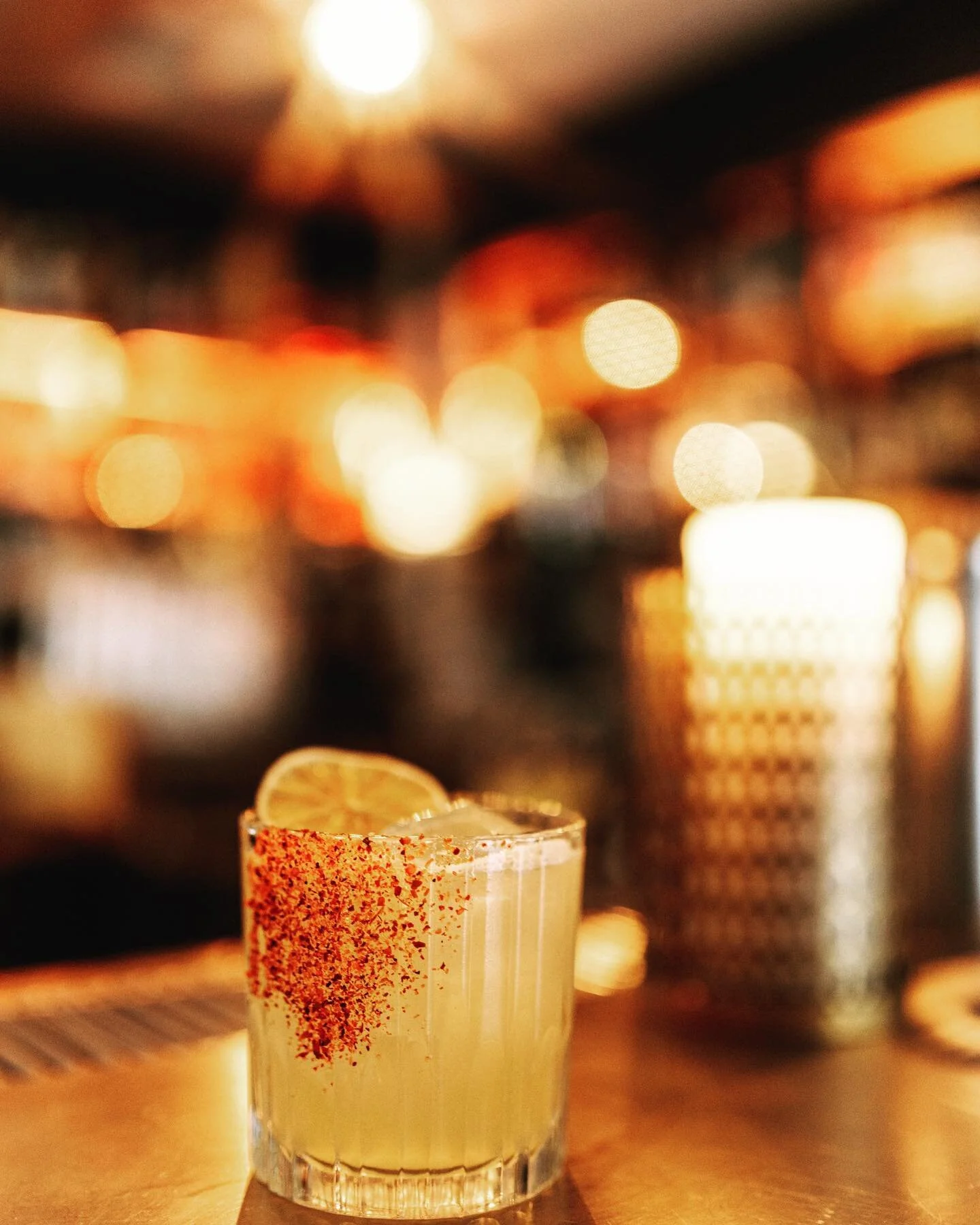 aveK - Friendly Cocktail Bar