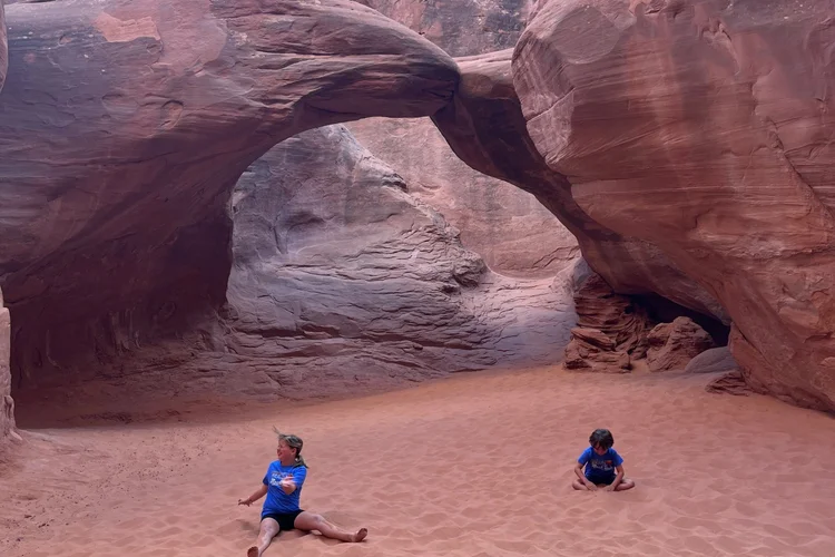 Sand Dune Arch and Broken Arch Trail Guide in Arches National Park