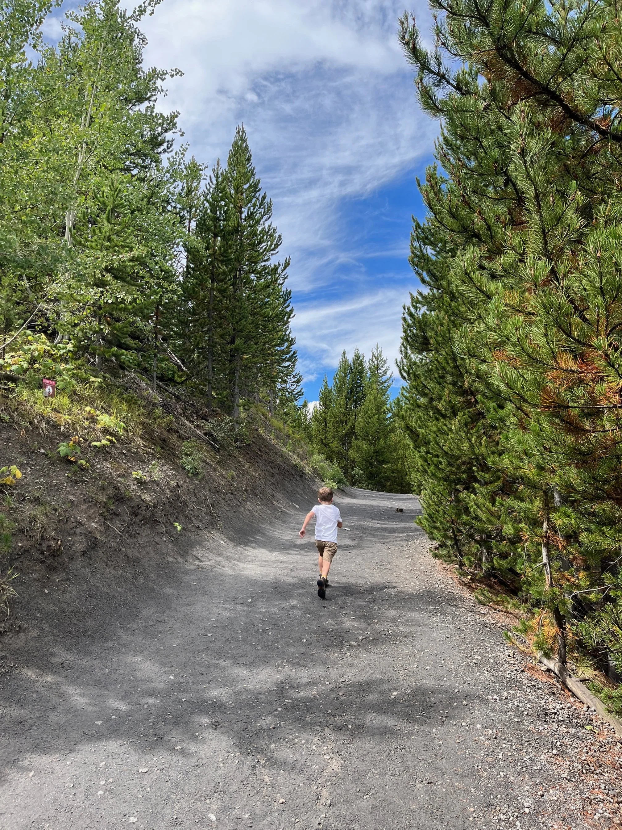 Grand Prismatic Spring Overlook Trail: A Guide