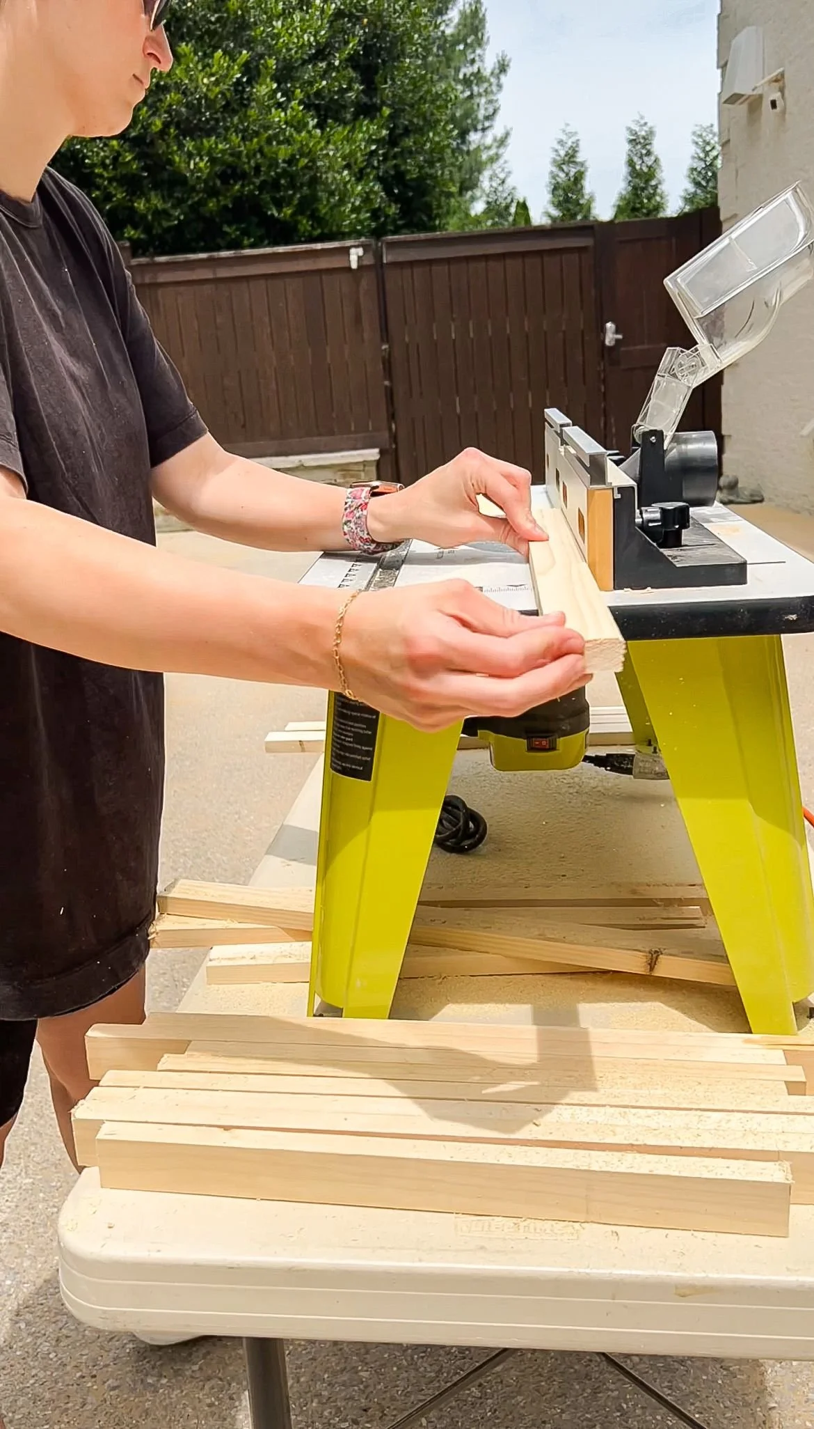 How to Use a Router & Router Table — Breezing Through