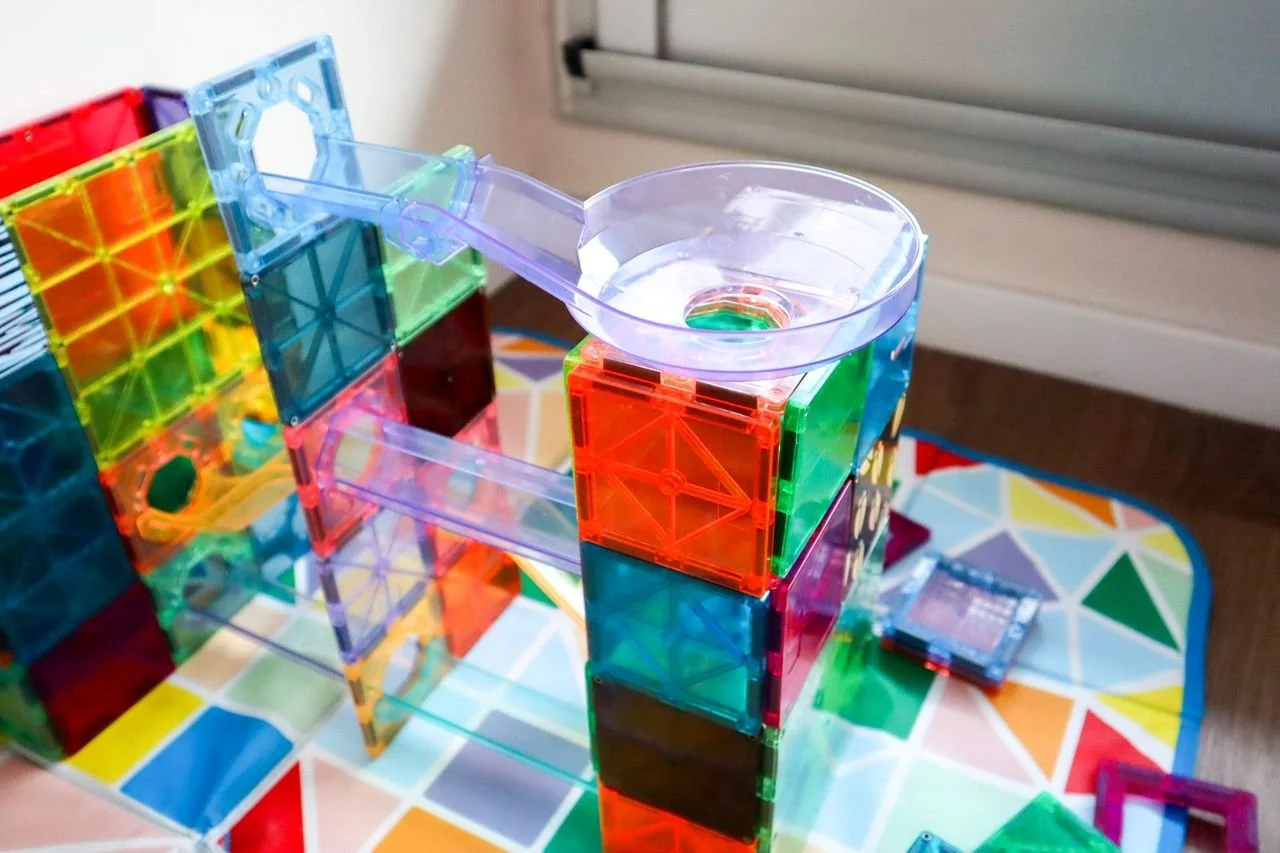 Ball Run Using Magnetic Tiles — Breezing Through