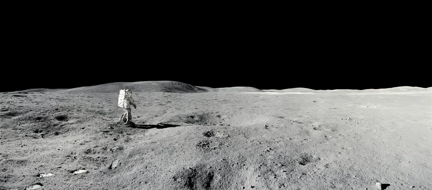 Apollo Remastered - The Ultimate Photographic Record