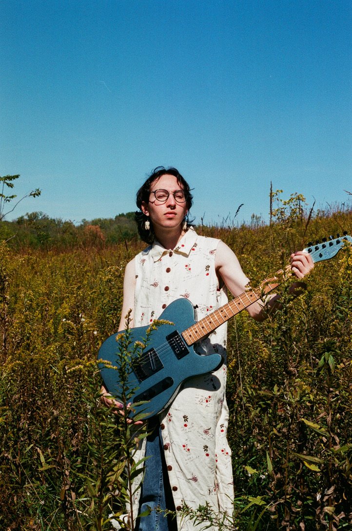 Contact 1 — Juno Lev