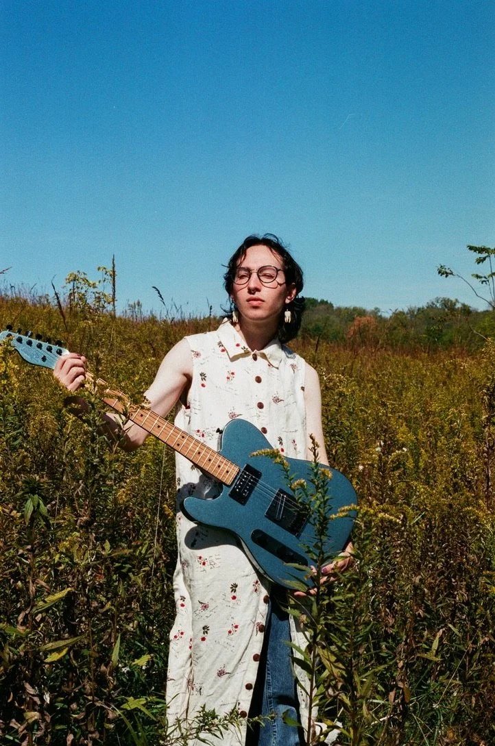 Contact 1 — Juno Lev