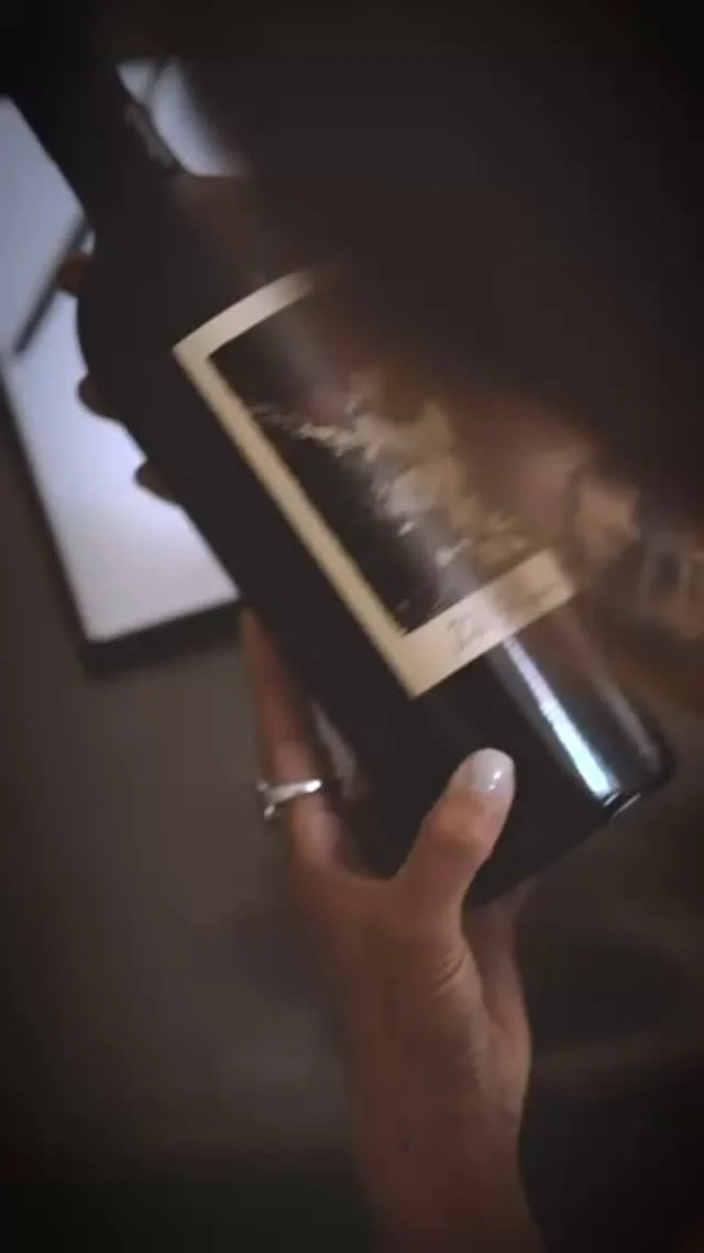 THE LUXURY MARKETING AGENCY - WHITE COMMUNICATIONS