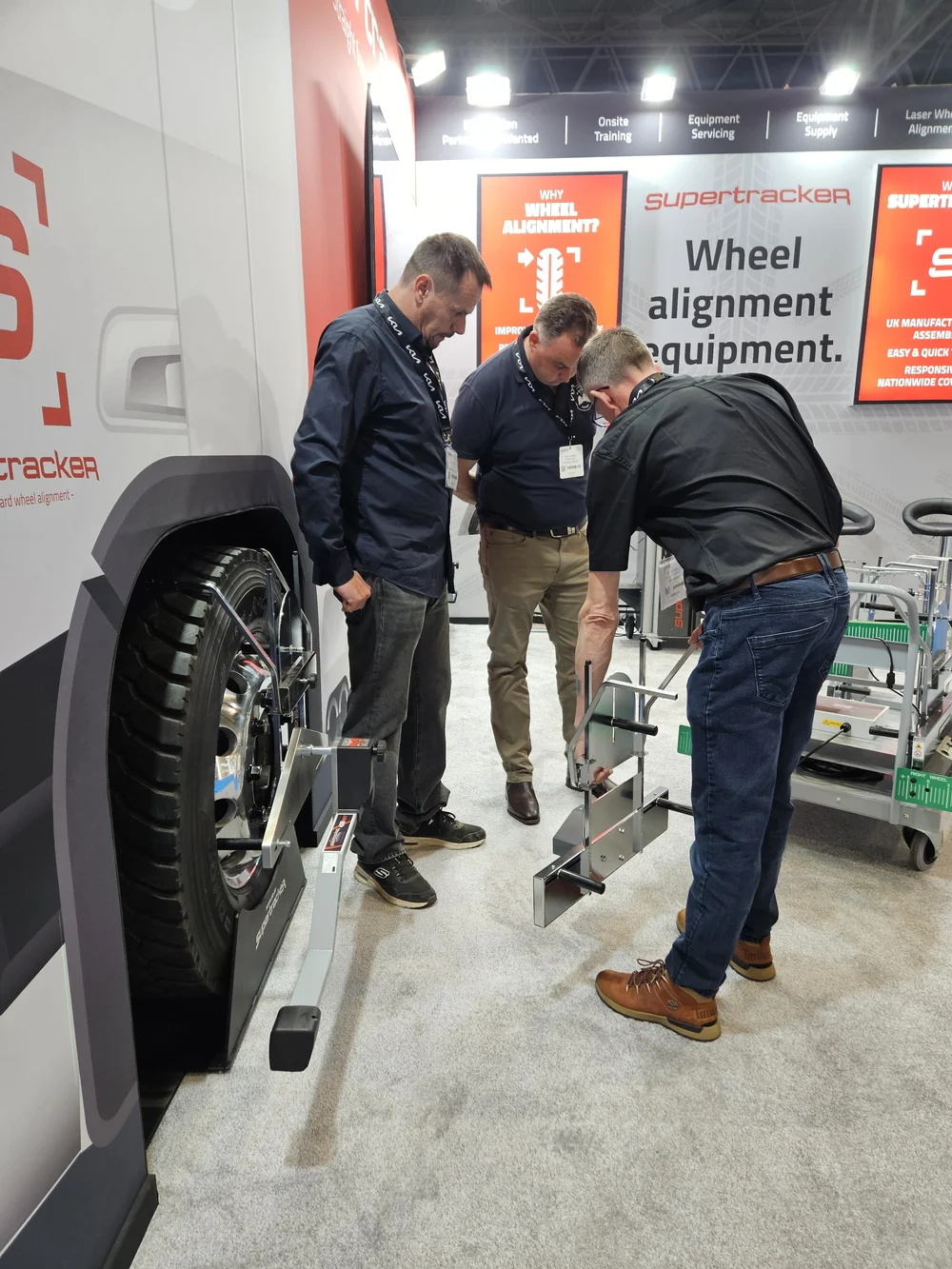 Supertracker launches new CCD 8 sensor truck wheel aligner — Your ...