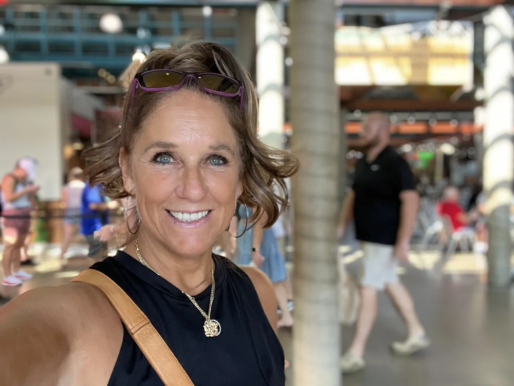 Robyn Cavallaro | Realtor® | Travel Vlogger