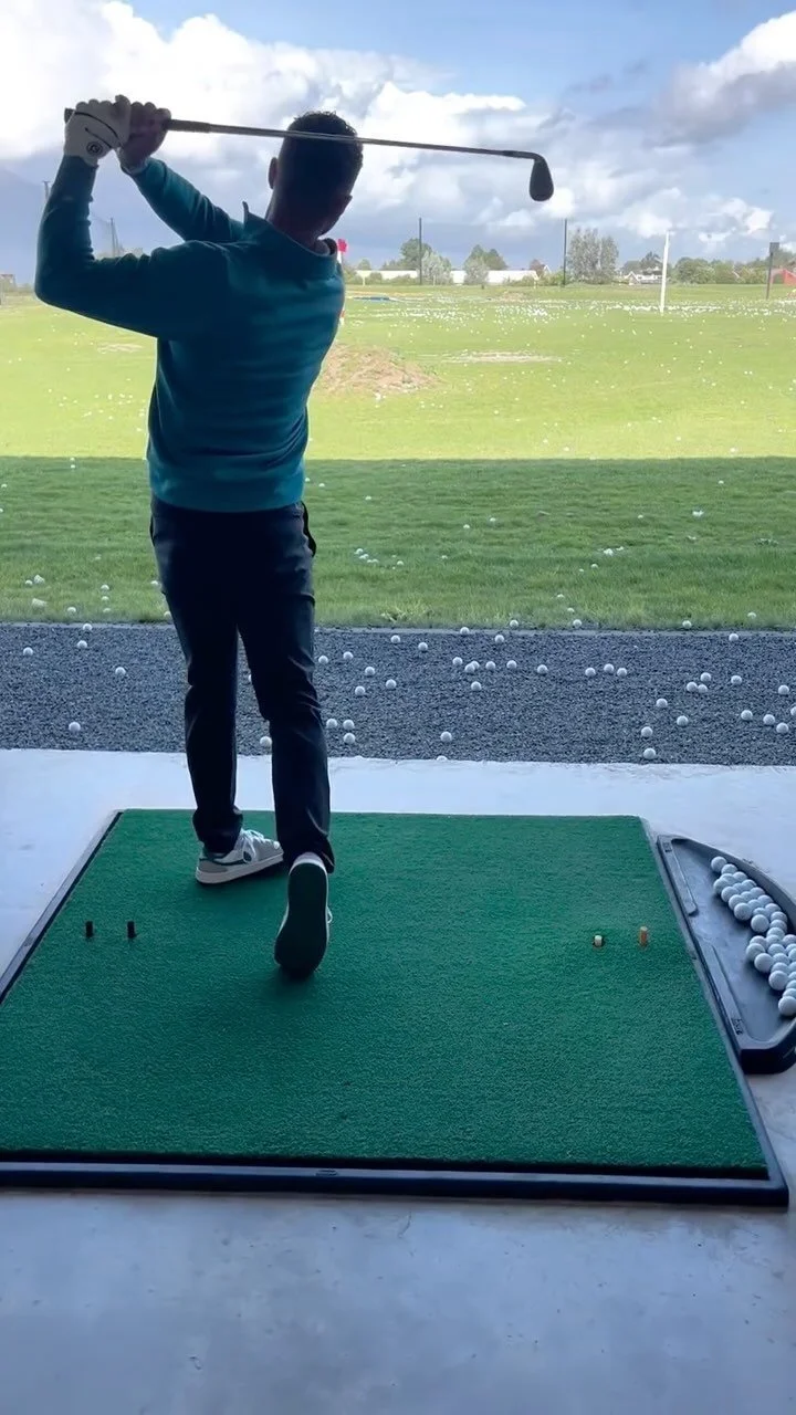 Play — Chi Chi - The Golf Venue