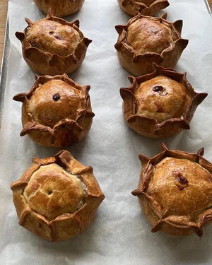 Barnhill Farm is a working farm and farm shop set amongst 70 acres of ...