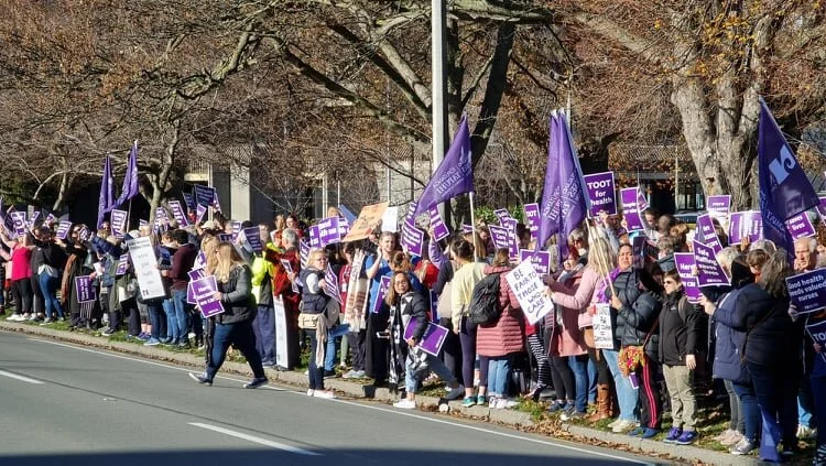 New Zealand Nurses Organisation issues strike notice to DHBs - Chris ...
