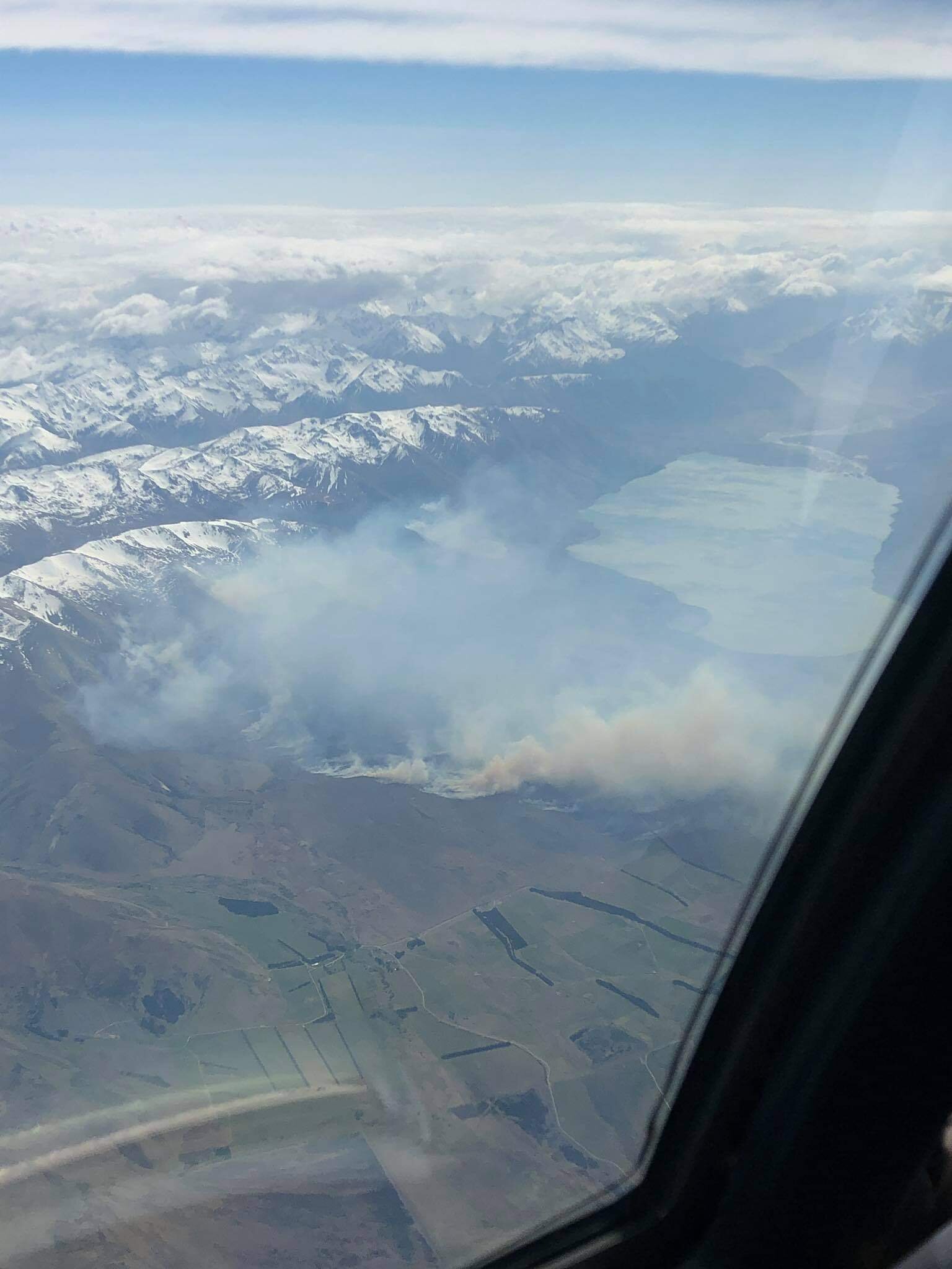 Air NZ crew capture Lake Ohau fire from above - Chris Lynch Media