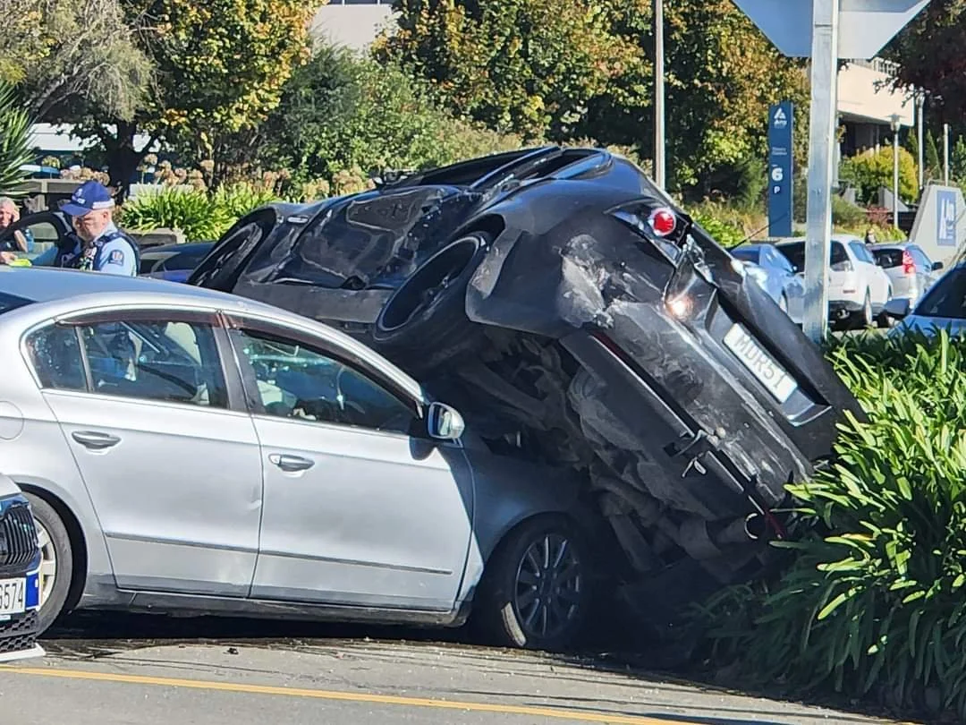 Driver arrested after ramming police car in Timaru - Chris Lynch Media