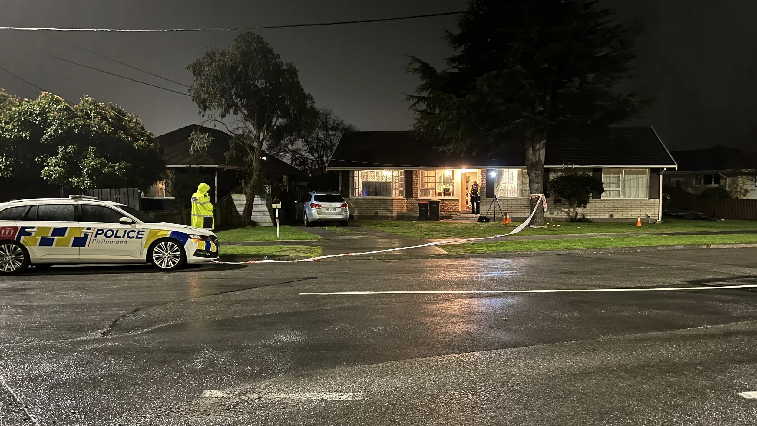 Police in Bromley after shots fired at house - Chris Lynch Media