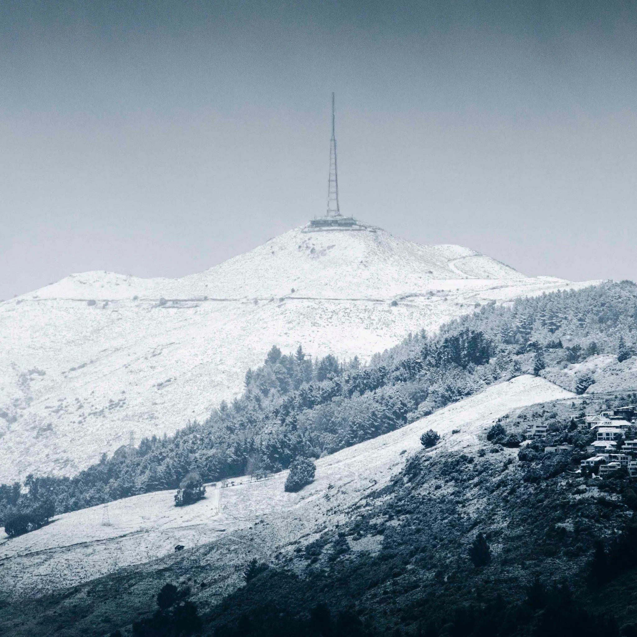 Snow closes roads in Christchurch and Banks Peninsula - Chris Lynch Media