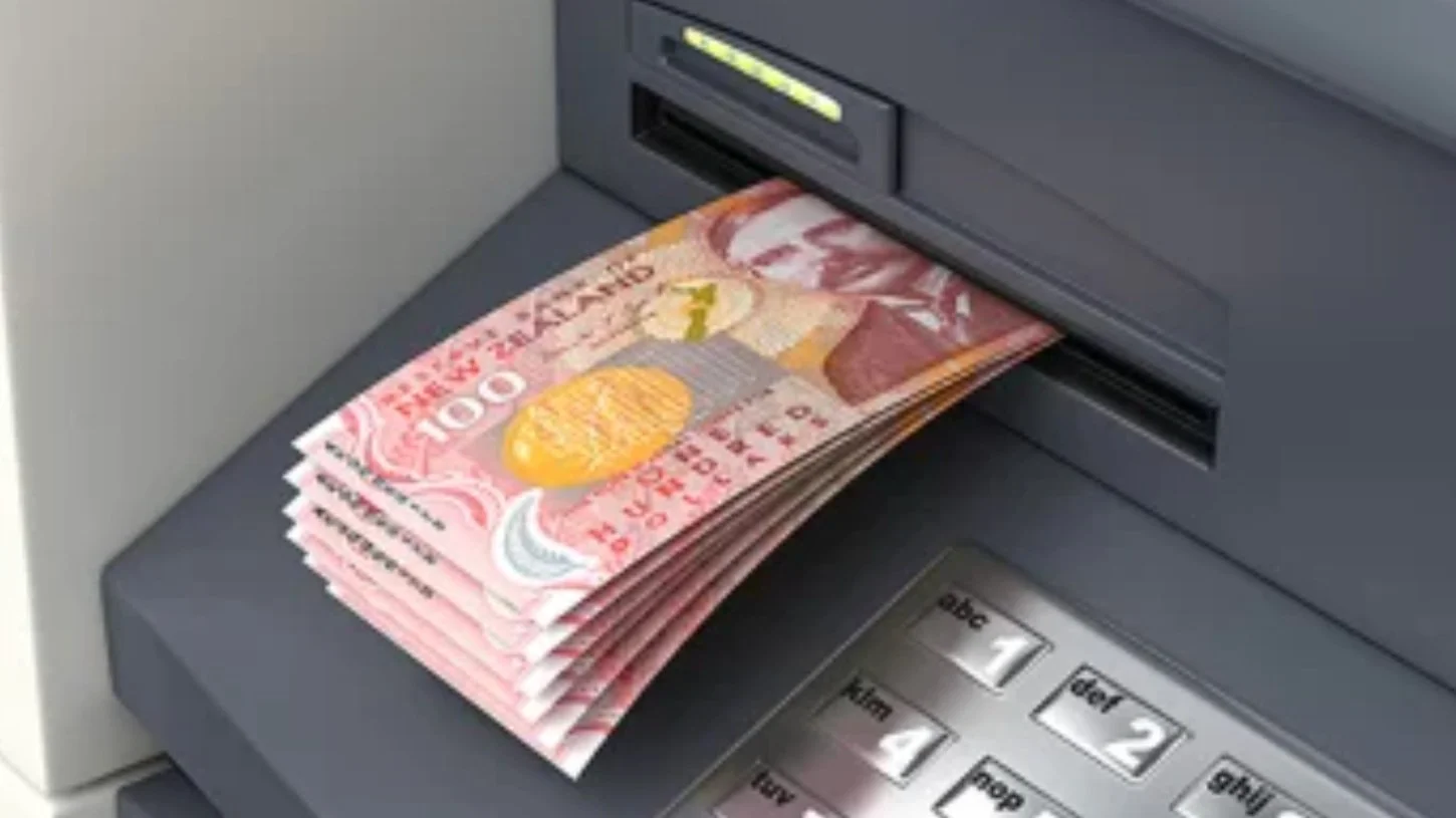 'Large sum of money’ stolen from ATM in Linwood - Chris Lynch Media