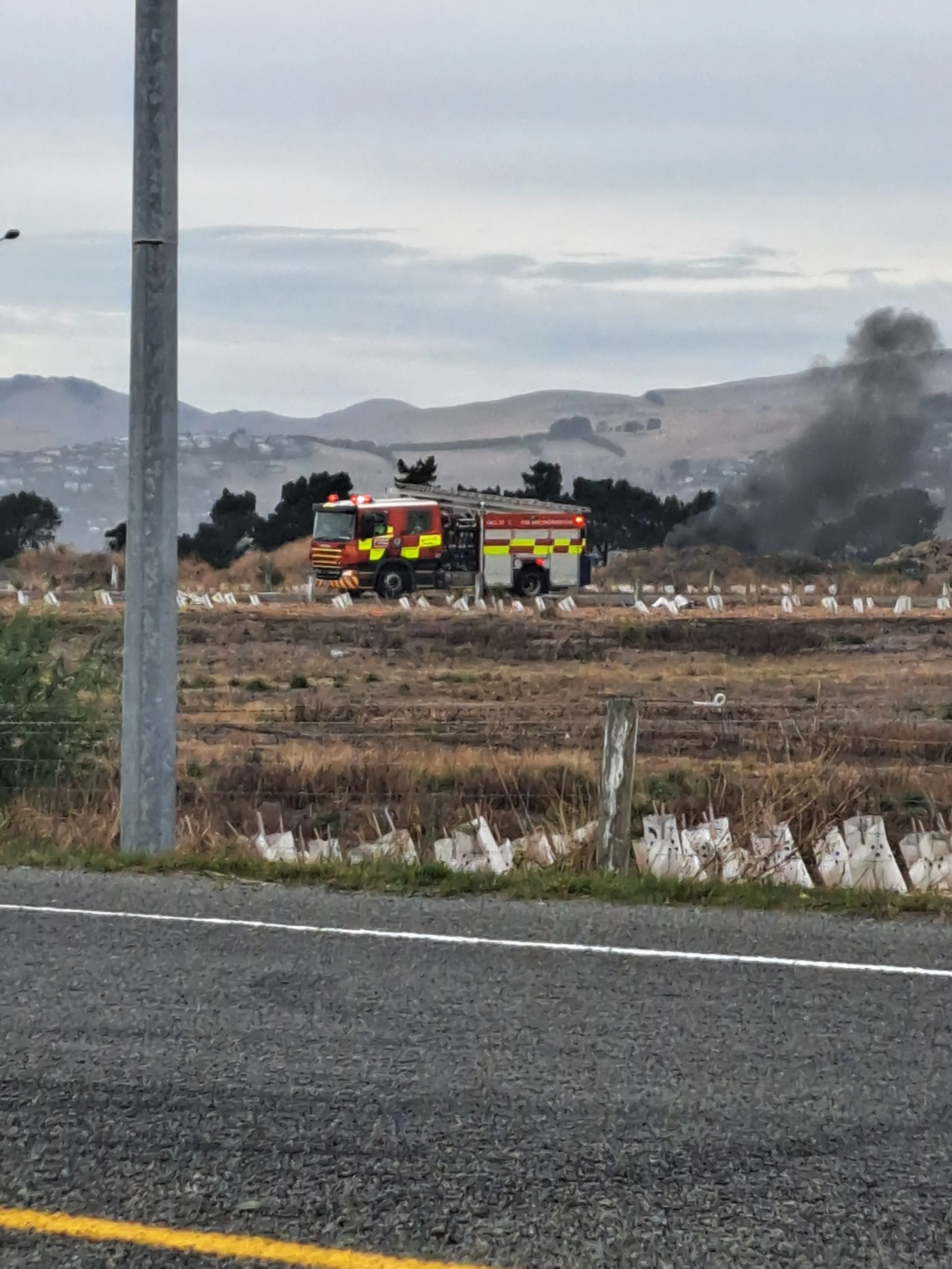 Fire crews attending scrub fire in Bromley - Chris Lynch Media