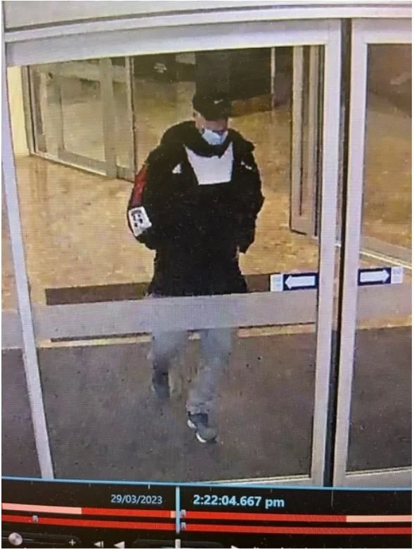 Police release photo of man following Westfield Mall armed robbery ...