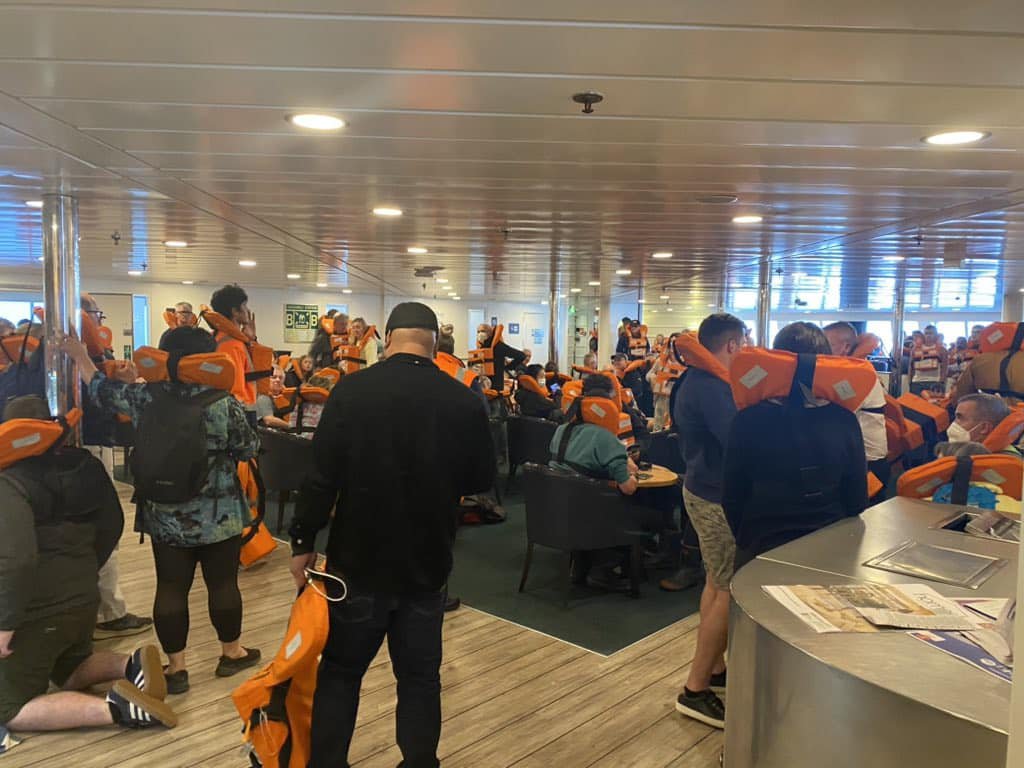 Interislander ferry moving again after losing power - Chris Lynch Media