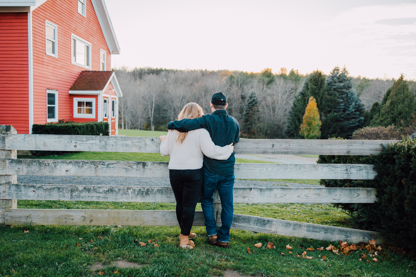 Rachel + Jeff’s Fall Engagement Photos at Fallbrook Lodge | Brittany ...