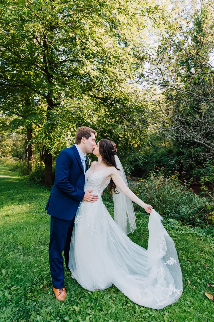 Jessica + Paul’s Elegant Barn Wedding at Hayloft on the Arch | Brittany ...