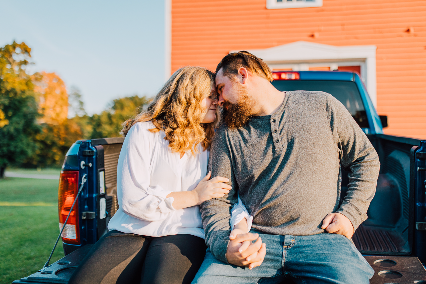 Kate + Corey’s Cozy Fall Pictures at Fallbrook Lodge | Brittany ...